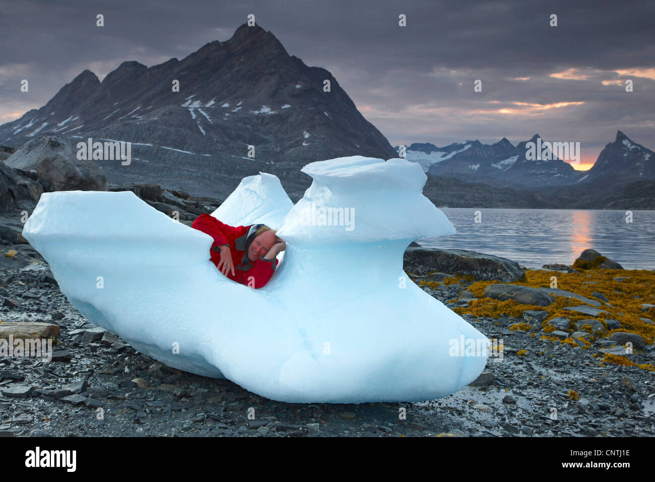 Stranded individuals hi-res stock photography and images - Alamy
