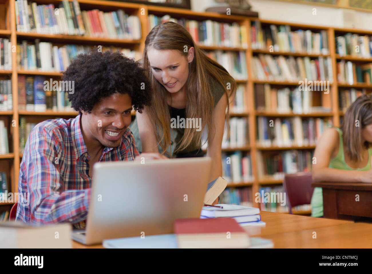 High students discussing table hi-res stock photography and images - Alamy