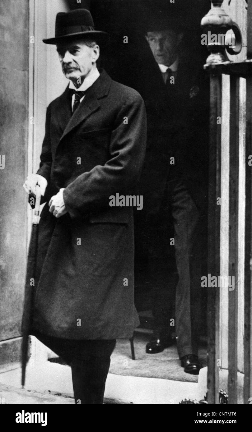 Lord halifax 1930s hi-res stock photography and images - Alamy