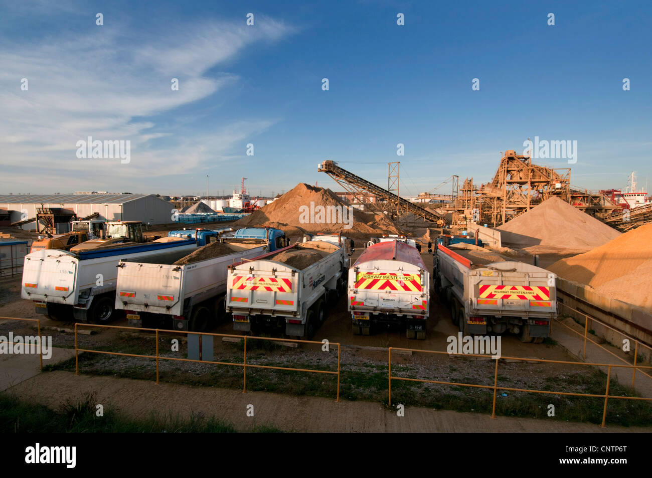 Gritter trucks hi-res stock photography and images - Alamy