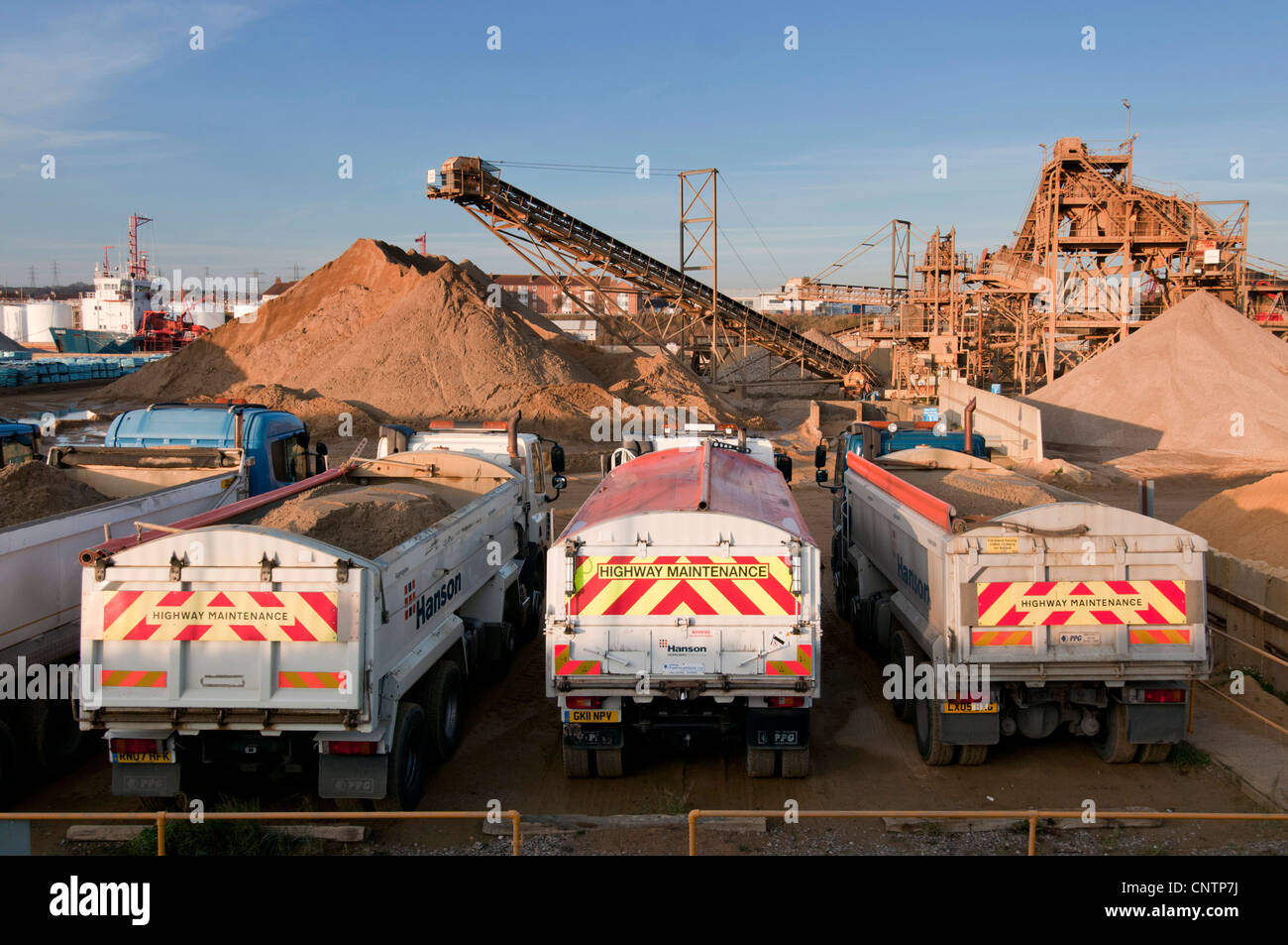 Gritter truck hi-res stock photography and images - Alamy