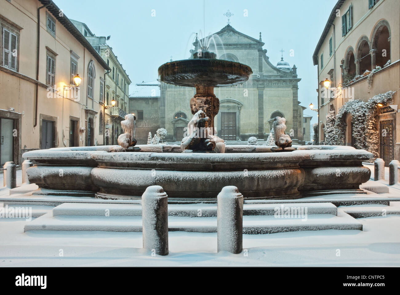 Severe snowstorm hi-res stock photography and images - Alamy