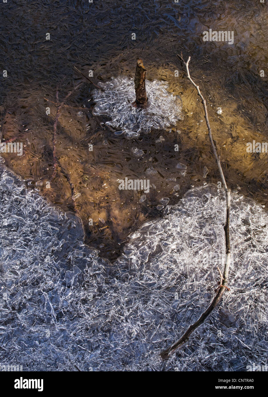 Frozen water details hi-res stock photography and images - Alamy
