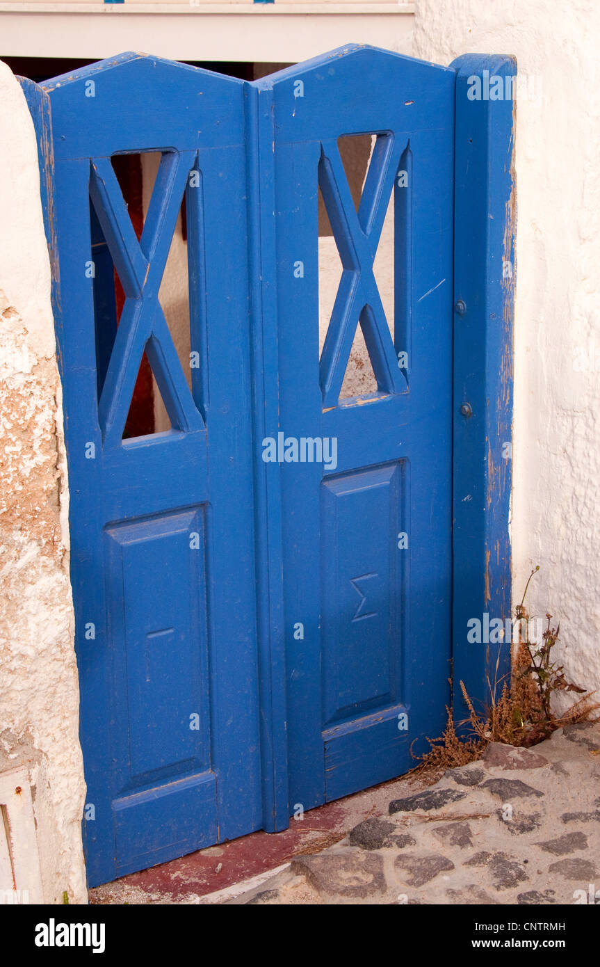 Blue gate with peeling paint hi-res stock photography and images - Alamy