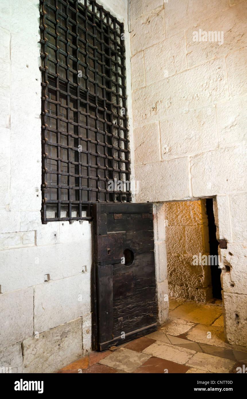 Prison cell below the Doge's Palace - sestiere San Marco, Venice ...