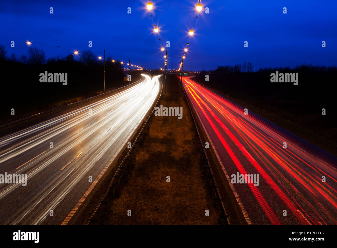 Time-lapse view of traffic at night Stock Photo - Alamy
