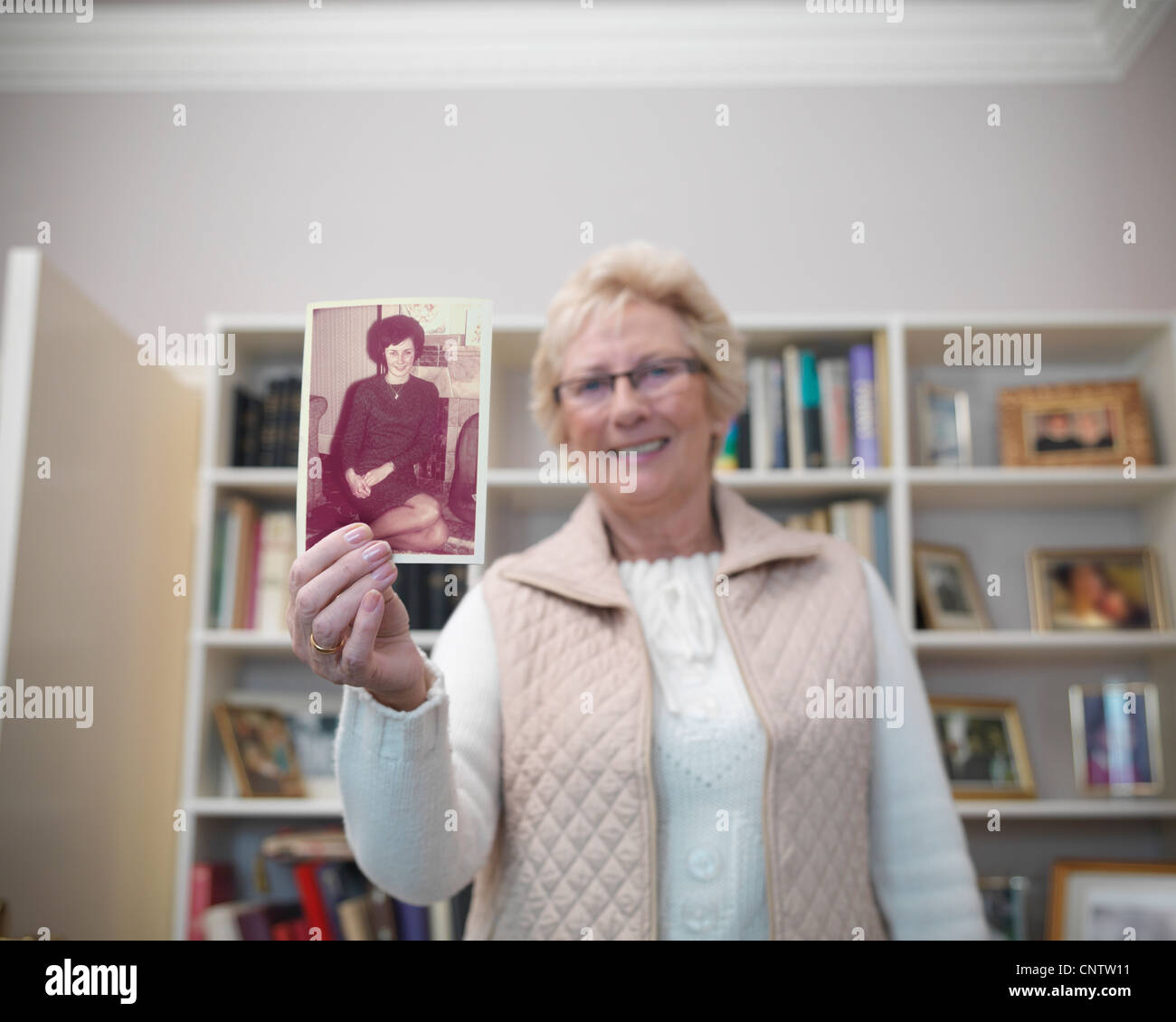 Elderly woman photograph hi-res stock photography and images - Alamy