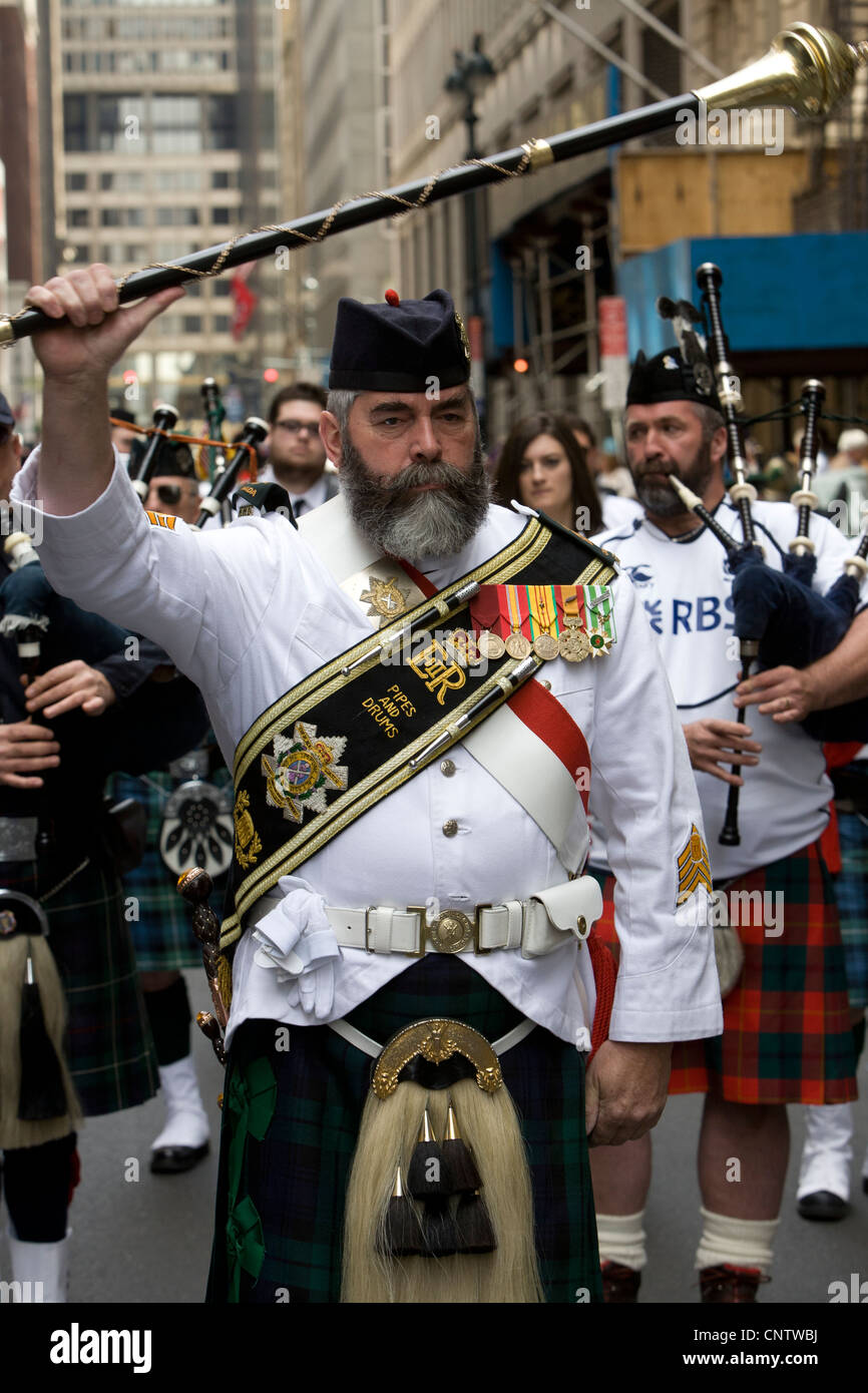 Scottish man kilt hi-res stock photography and images - Alamy