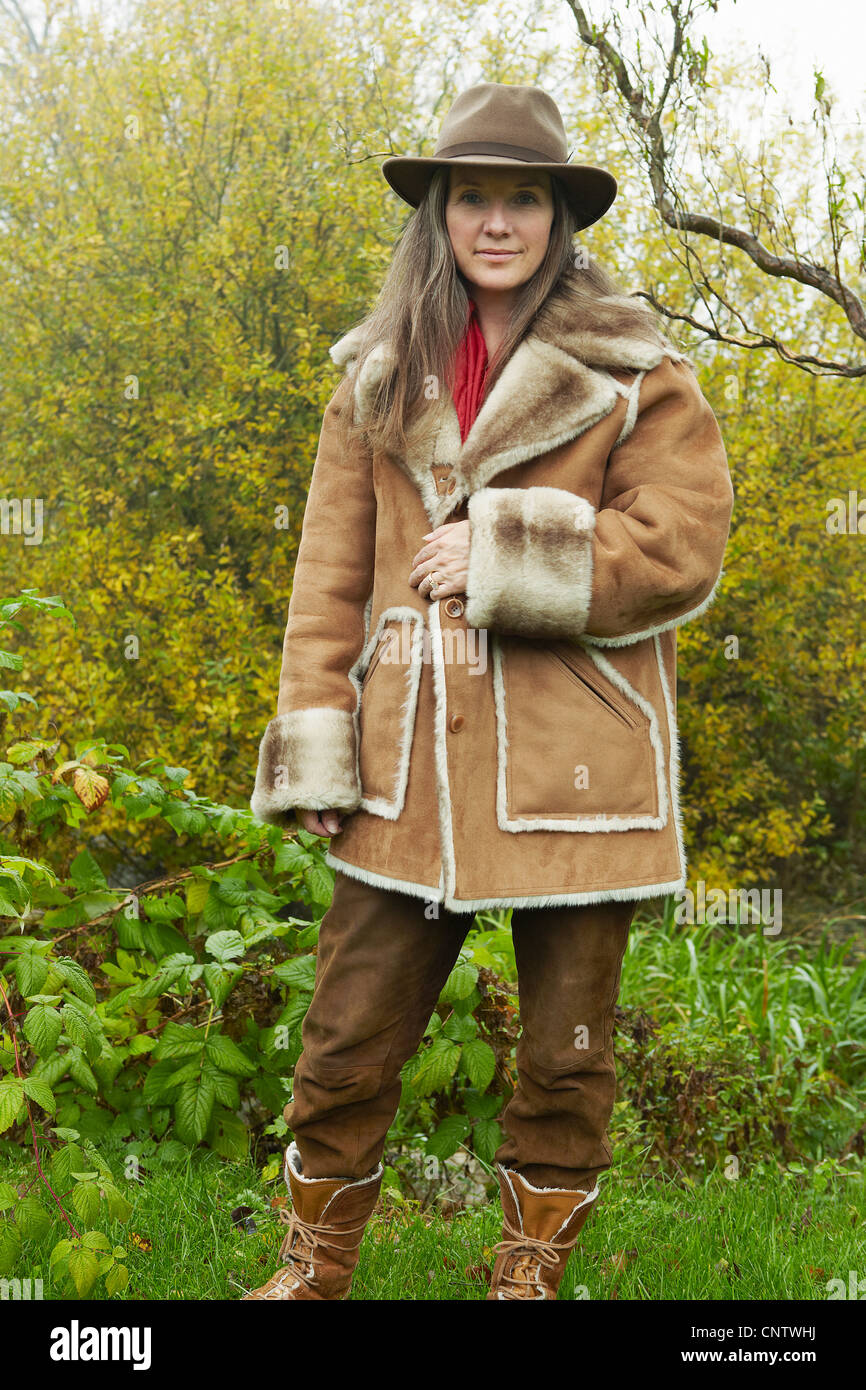 Older woman fur coat hi-res stock photography and images - Alamy