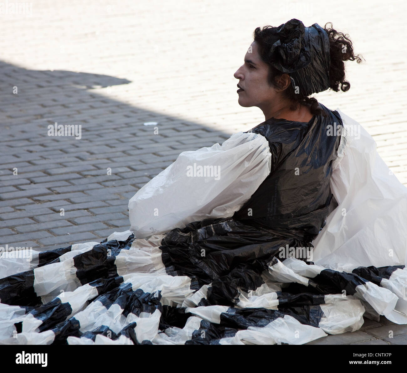 Street performer, mime artist in Old Havana Cuba Stock Photo - Alamy