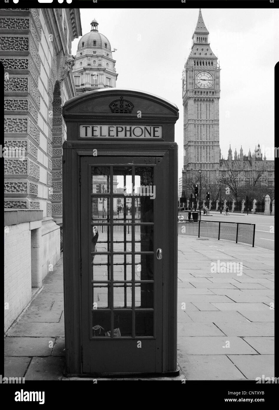Parliament square big ben telephone boxes hi-res stock photography and ...