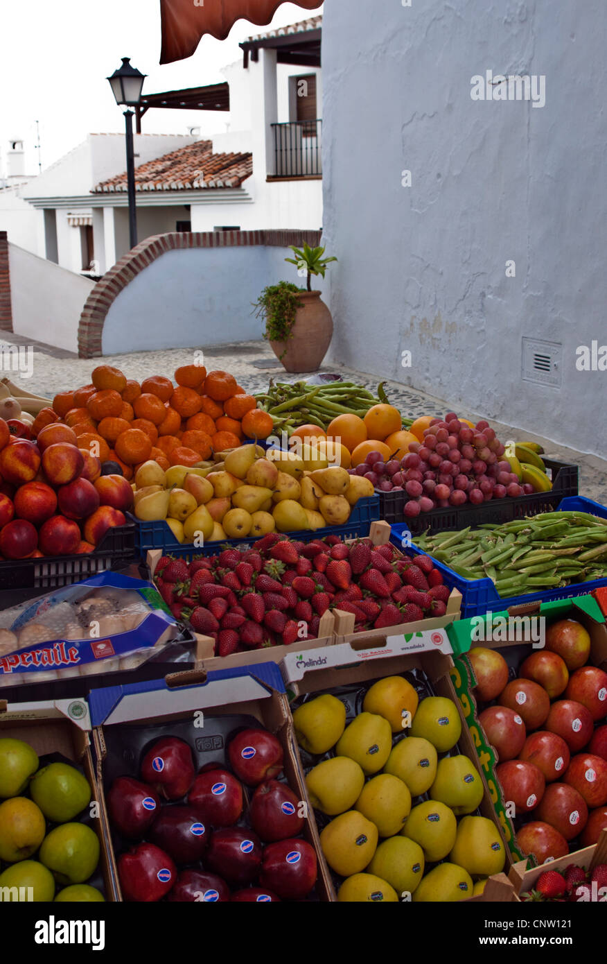 Fresh fruit stall Stock Photo - Alamy