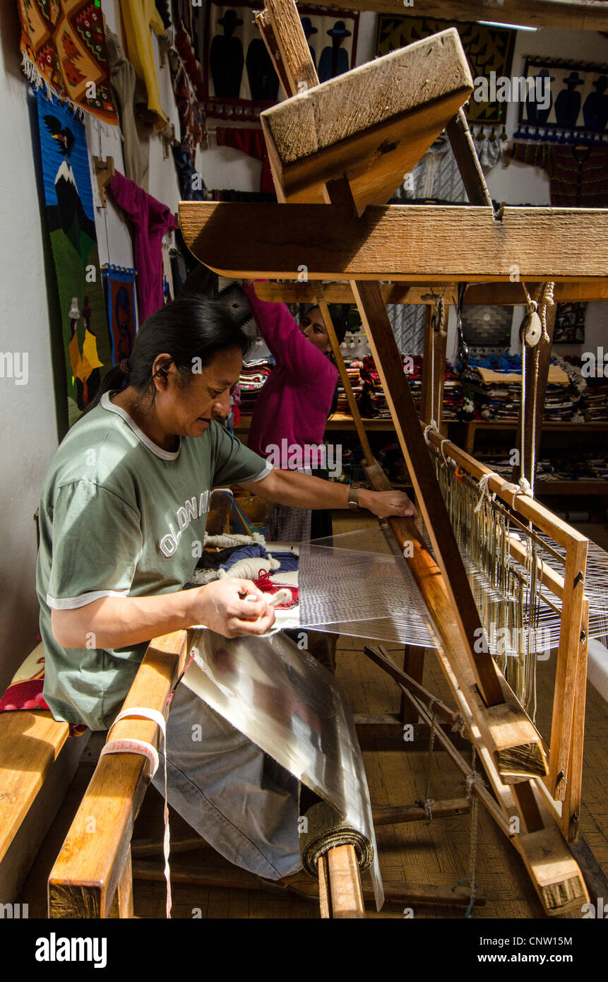 Man weaving rug hi-res stock photography and images - Alamy