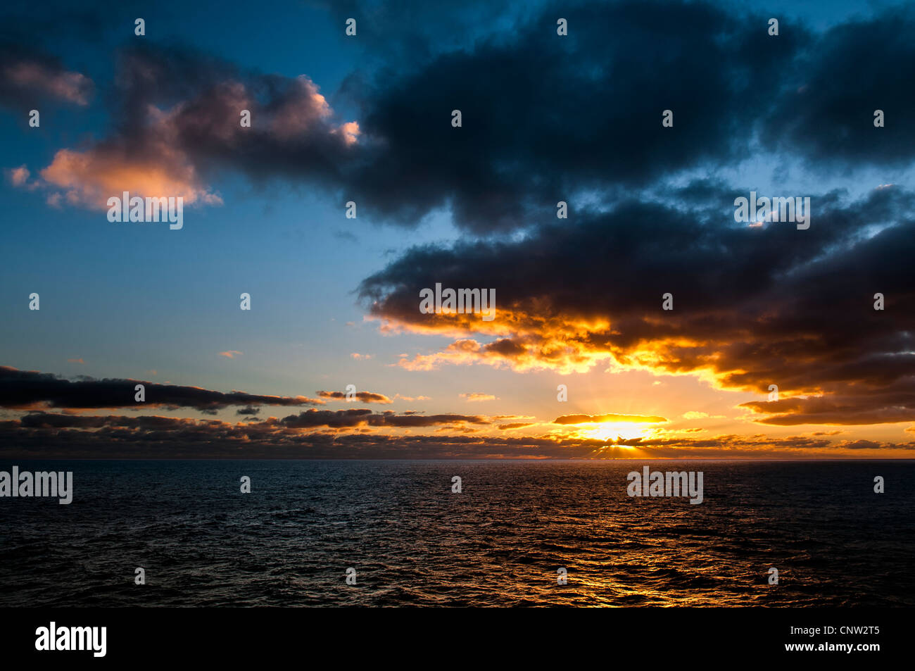 Deep colour sunset hi-res stock photography and images - Alamy