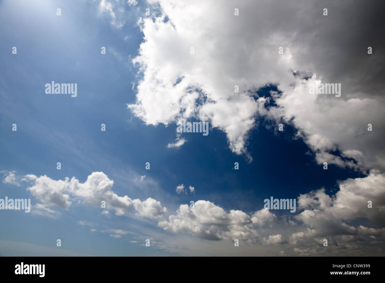 Sunbeam ray hi-res stock photography and images - Alamy