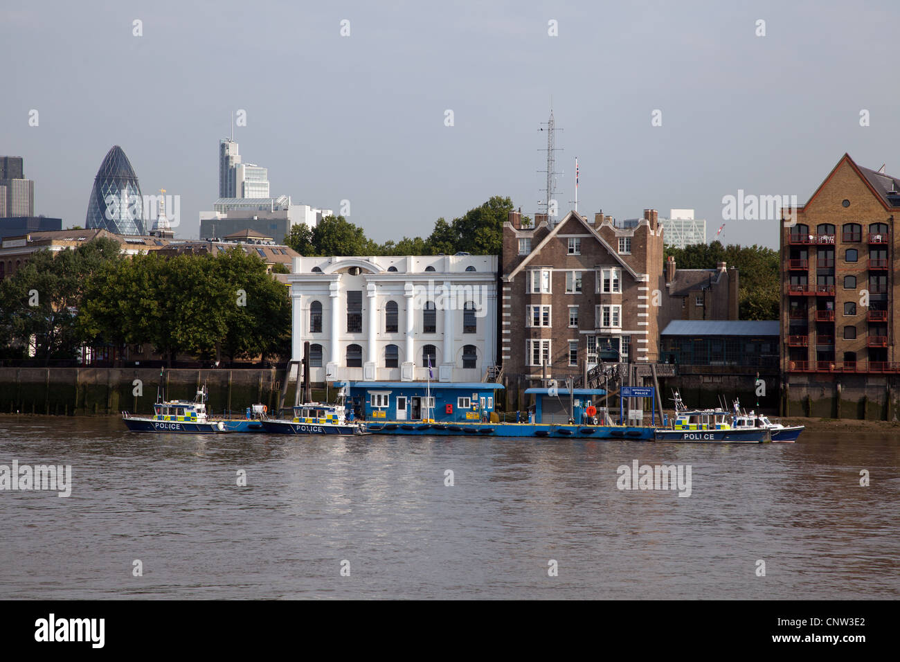 Metropolitan Police Service Marine Unit (MPU) and pontoon with moored ...