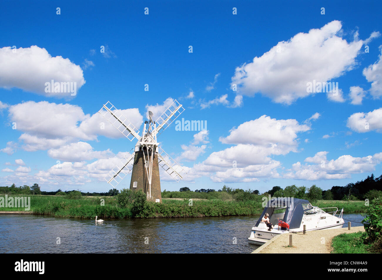 United Kingdom, Great Britain, England, Norfolk, Norfolk Broads, River ...