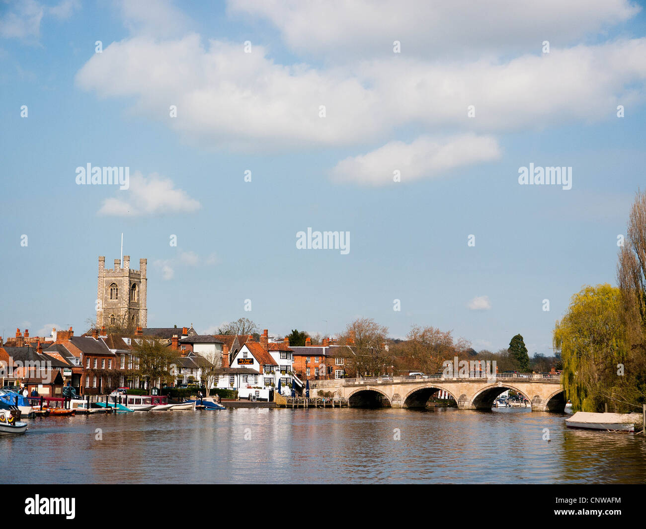 The bridge at Henley on Thames, Oxfordshire, UK, with St Mary’s Church ...