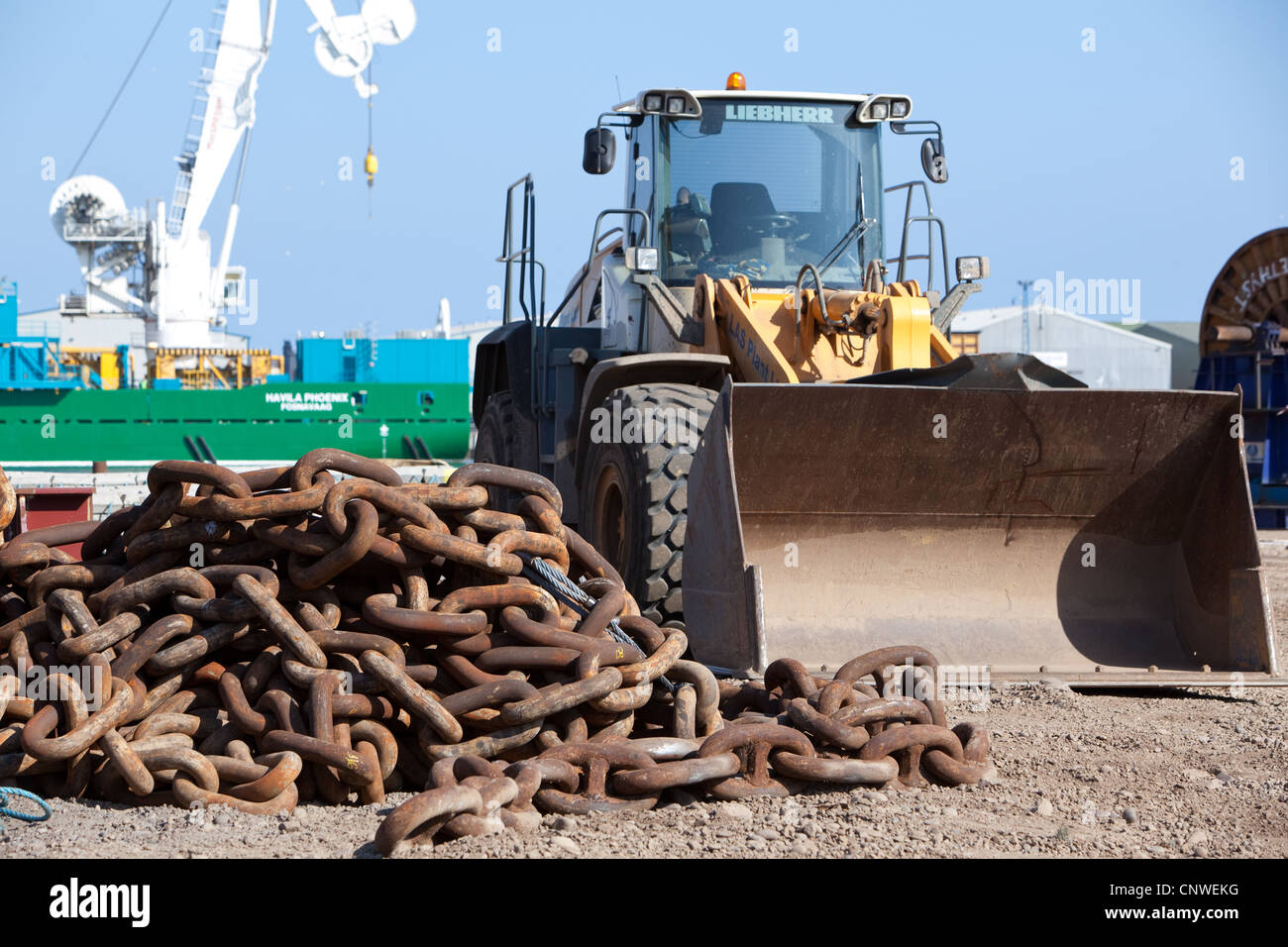 Anchoring chain hi-res stock photography and images - Alamy