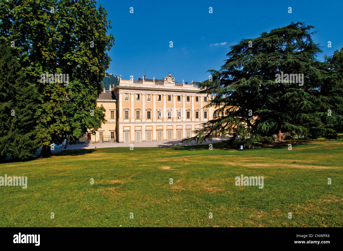 Lago di olmo hi-res stock photography and images - Alamy