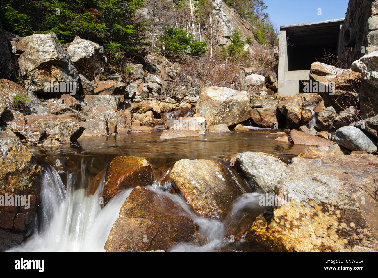Crawford Notch State Park in the White Mountains, New Hampshire USA ...
