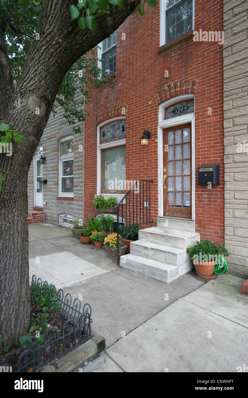 Iconic marble stoop in front of a Baltimore rowhouse Stock Photo - Alamy