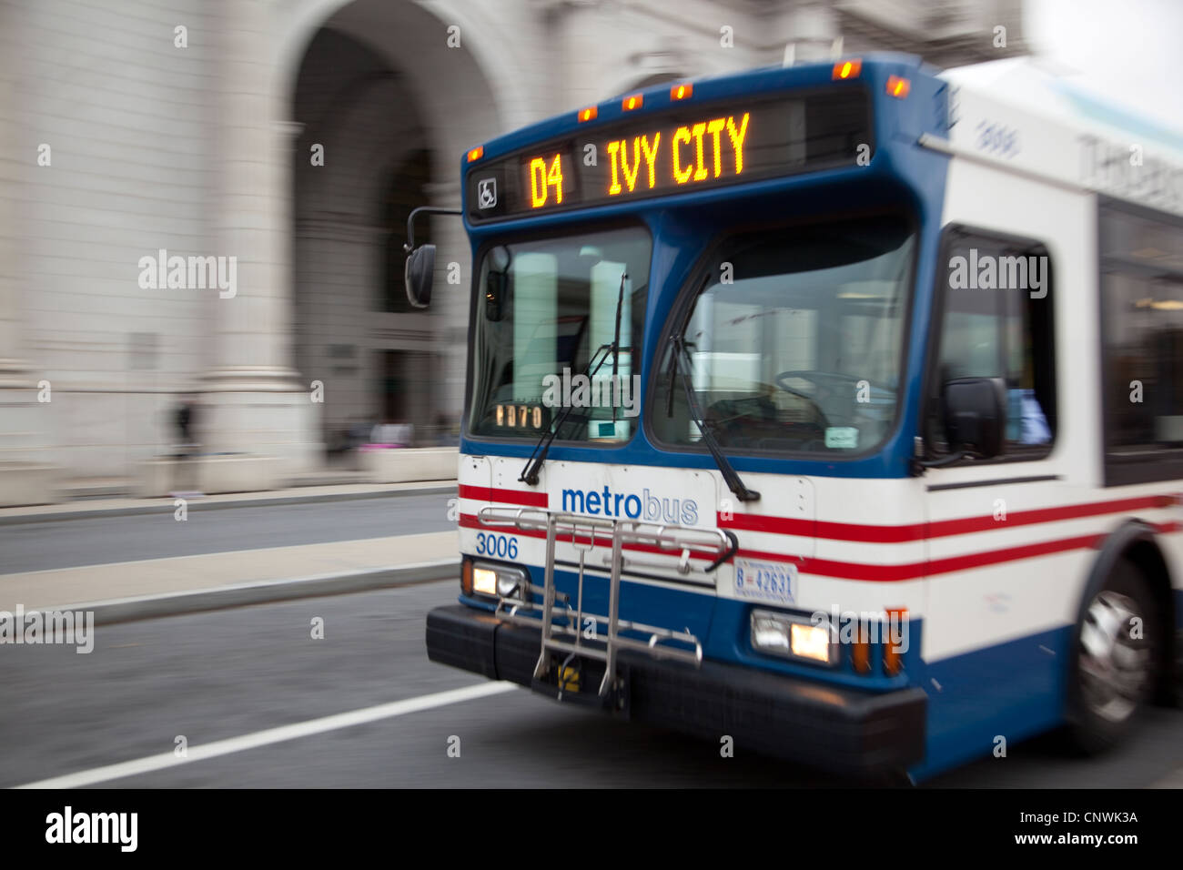 A metro bus outside Union Station Stock Photo - Alamy