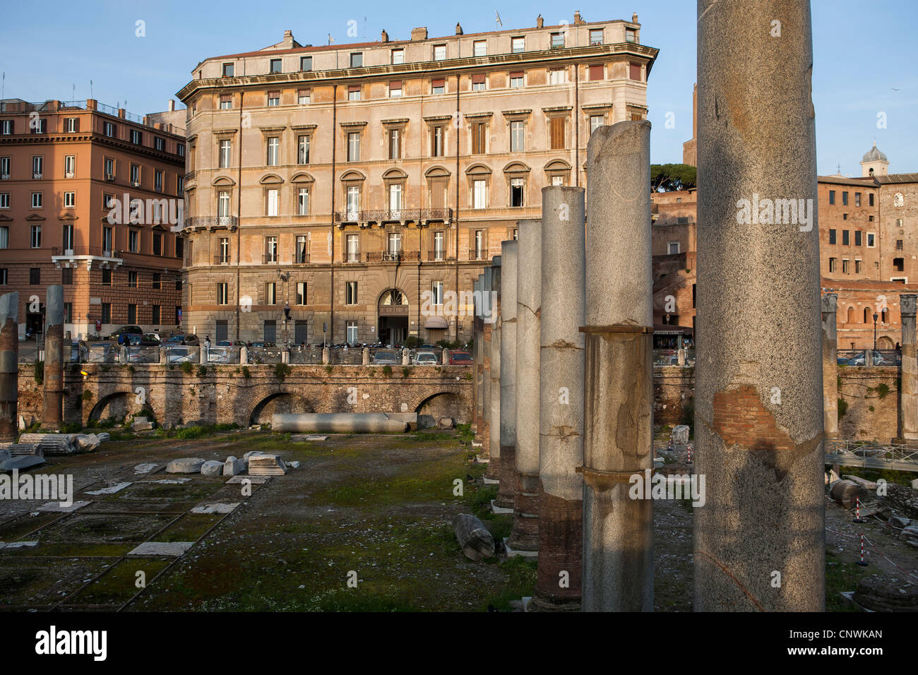 Remains roman pillar hi-res stock photography and images - Alamy