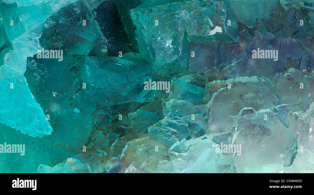 Fluorite glowing hi-res stock photography and images - Alamy