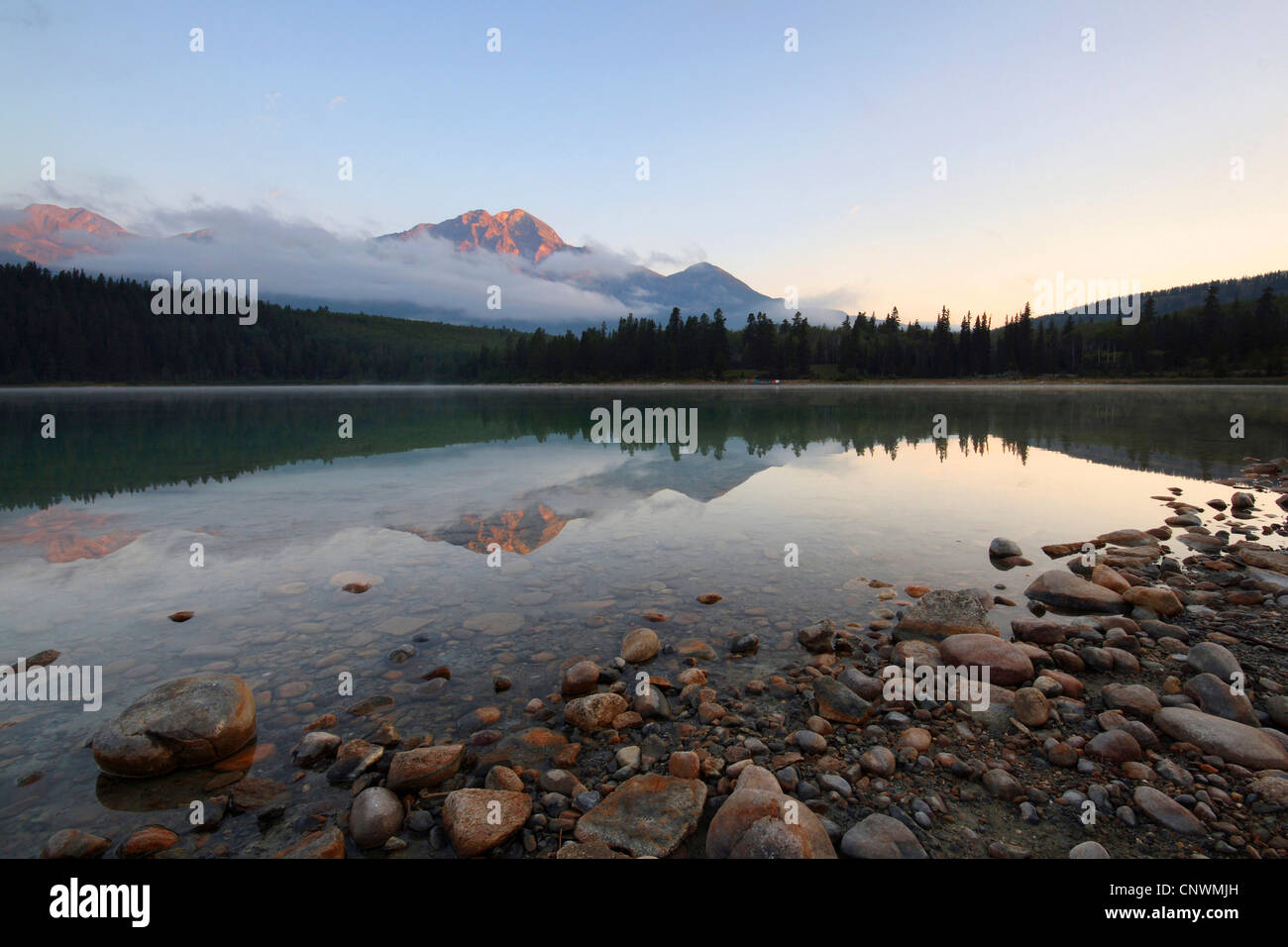 Mt Pyramid reflected in the Patricia Lake at sunrise, Canada, Alberta ...