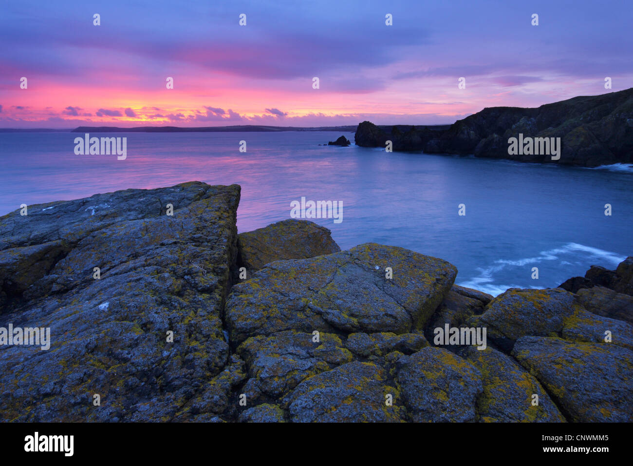 Treyarnon bay in cornwall hi-res stock photography and images - Alamy