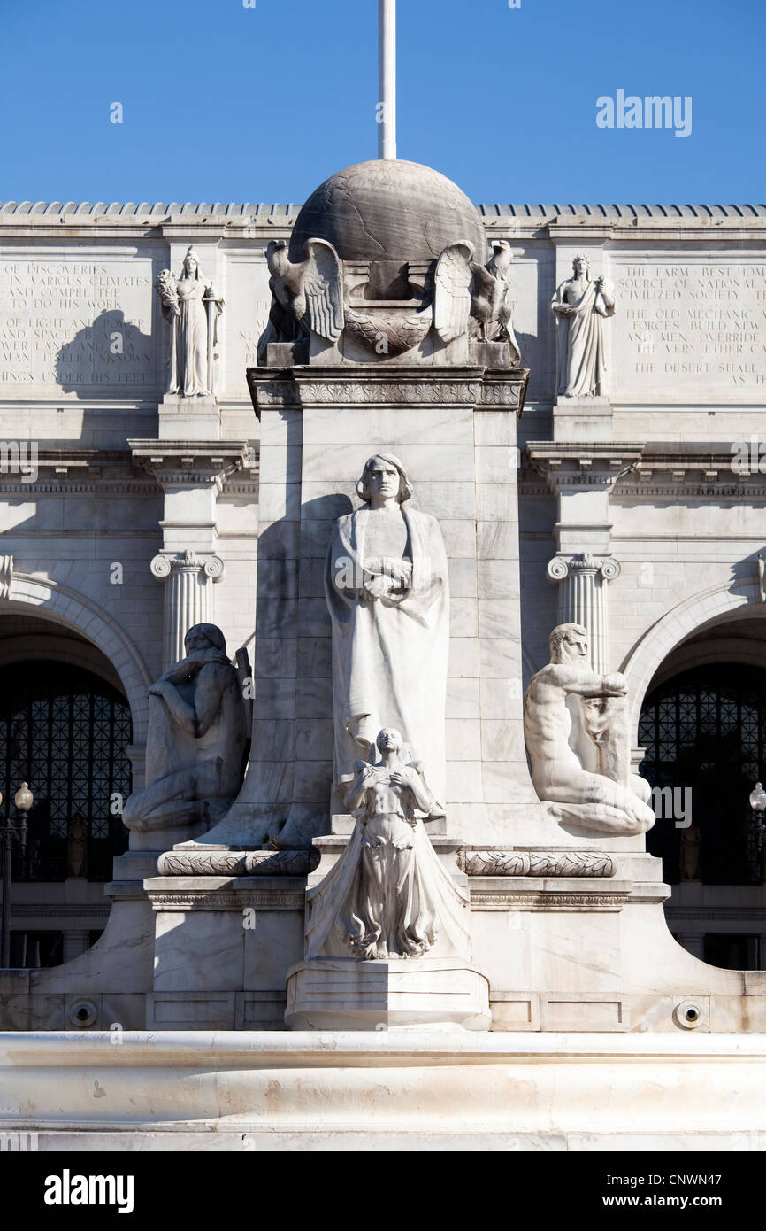 Union Station - the statue of Christopher Columbus Stock Photo - Alamy