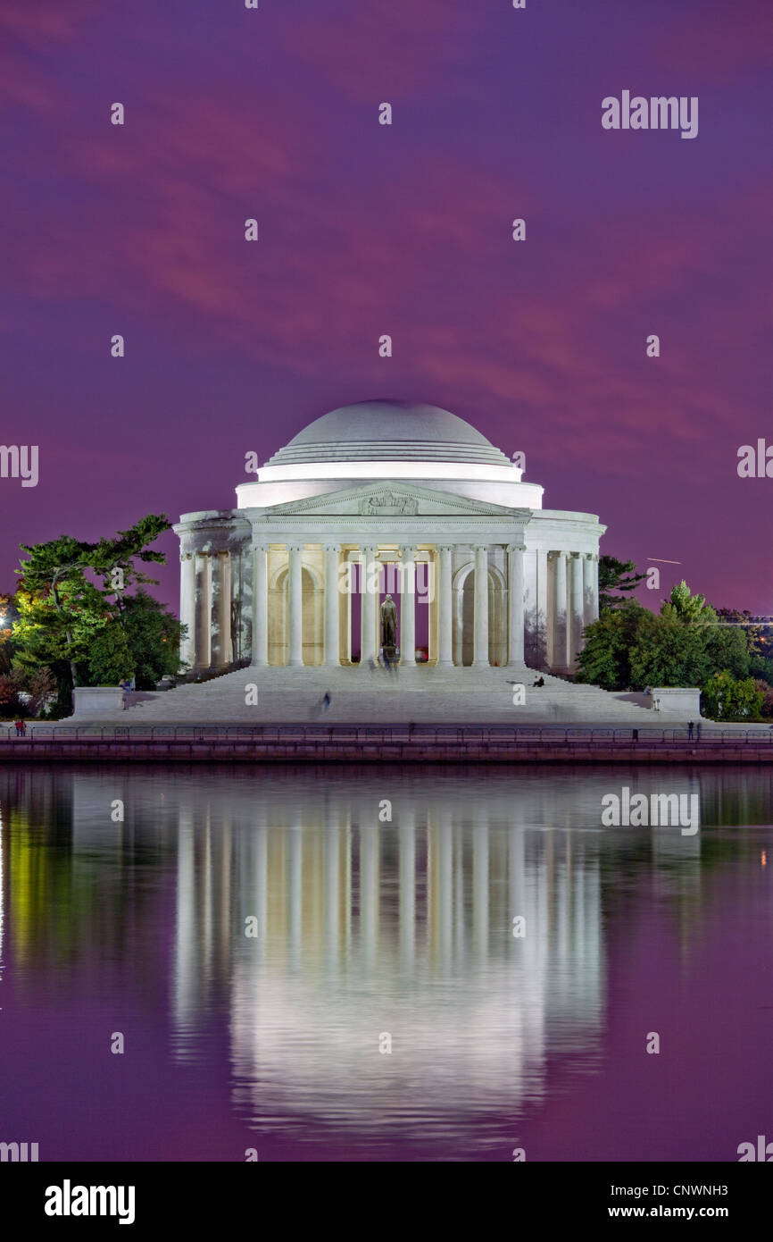 The Jefferson Memorial from across Tidal Basin Stock Photo - Alamy