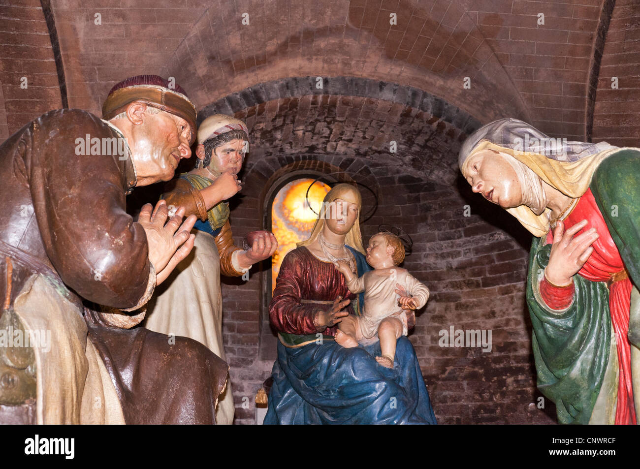 Full size statues hi-res stock photography and images - Alamy