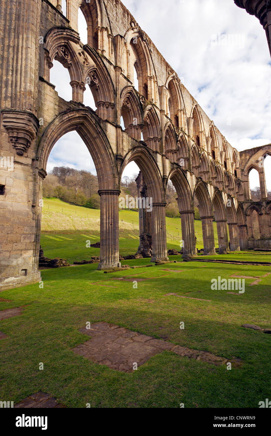 Abbey church arcades hi-res stock photography and images - Alamy