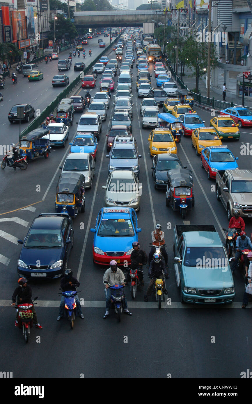 Traffic jump at Siam Square in Bangkok, Thailand Stock Photo - Alamy