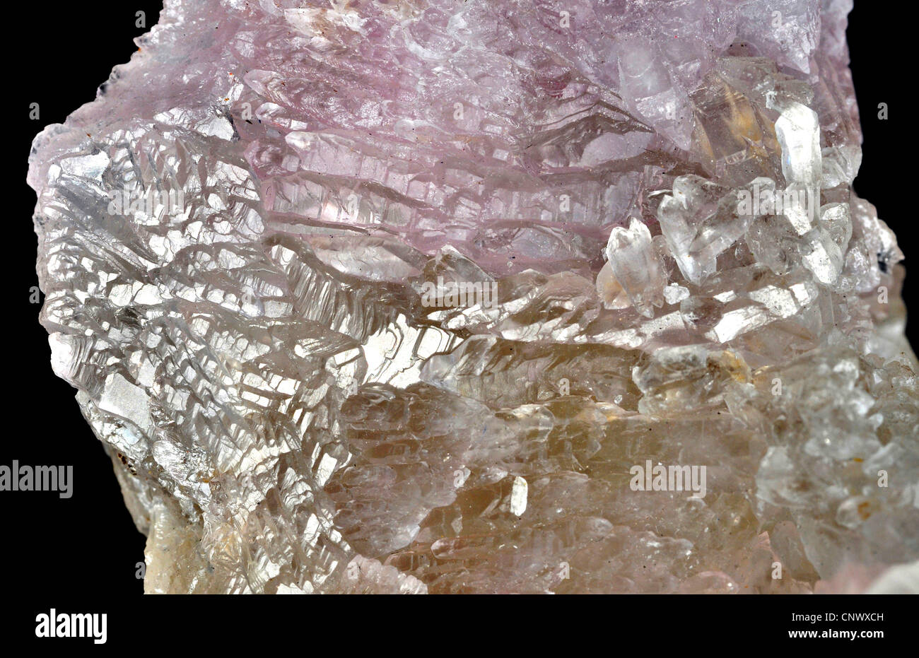 Quartz sio2 crystal structure hi-res stock photography and images - Alamy