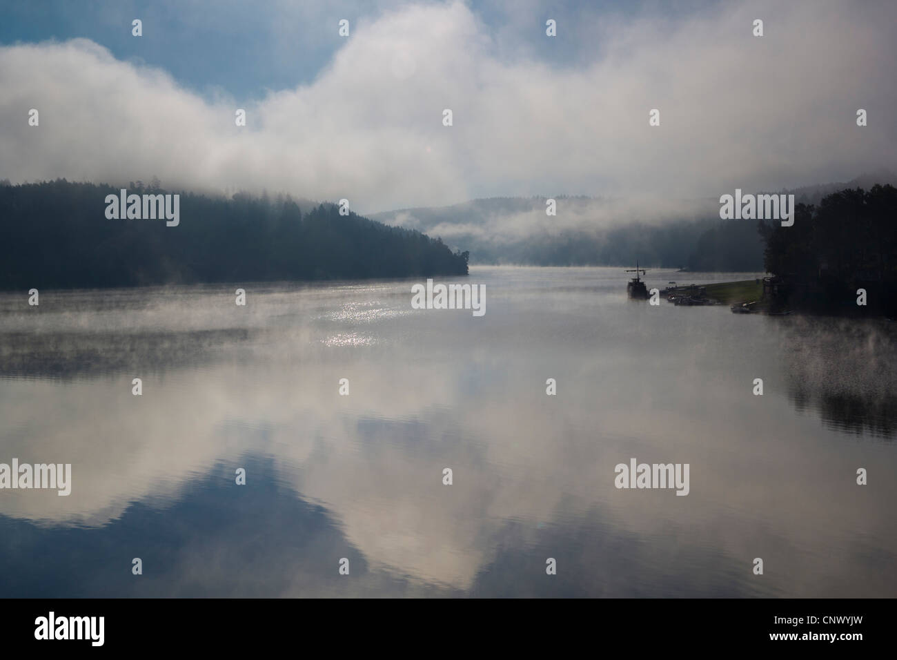 morning mist at lake Bleiloch, Germany, Saxony, Bleiloch-Talsperre ...