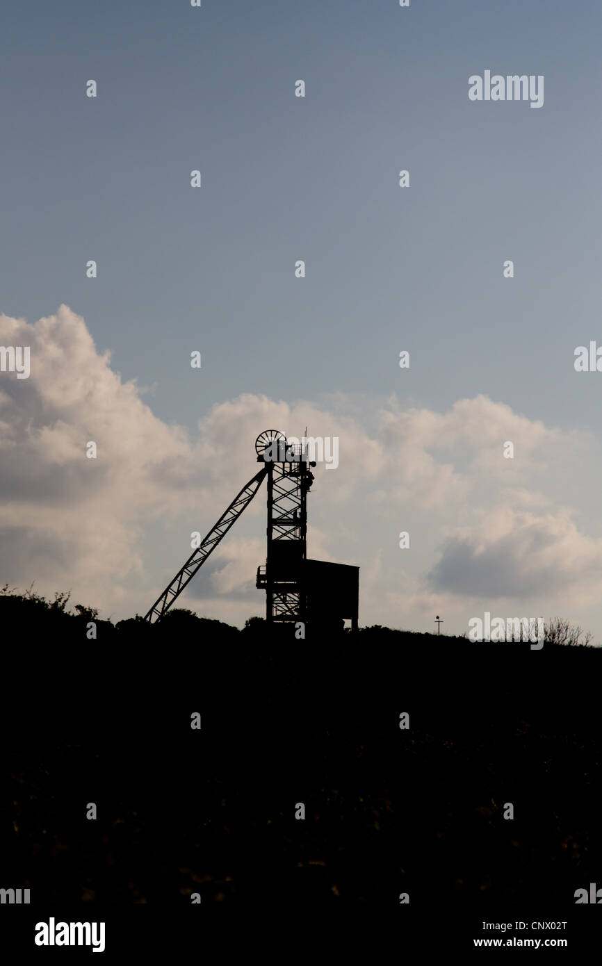 Drilling rig mountain hi-res stock photography and images - Alamy