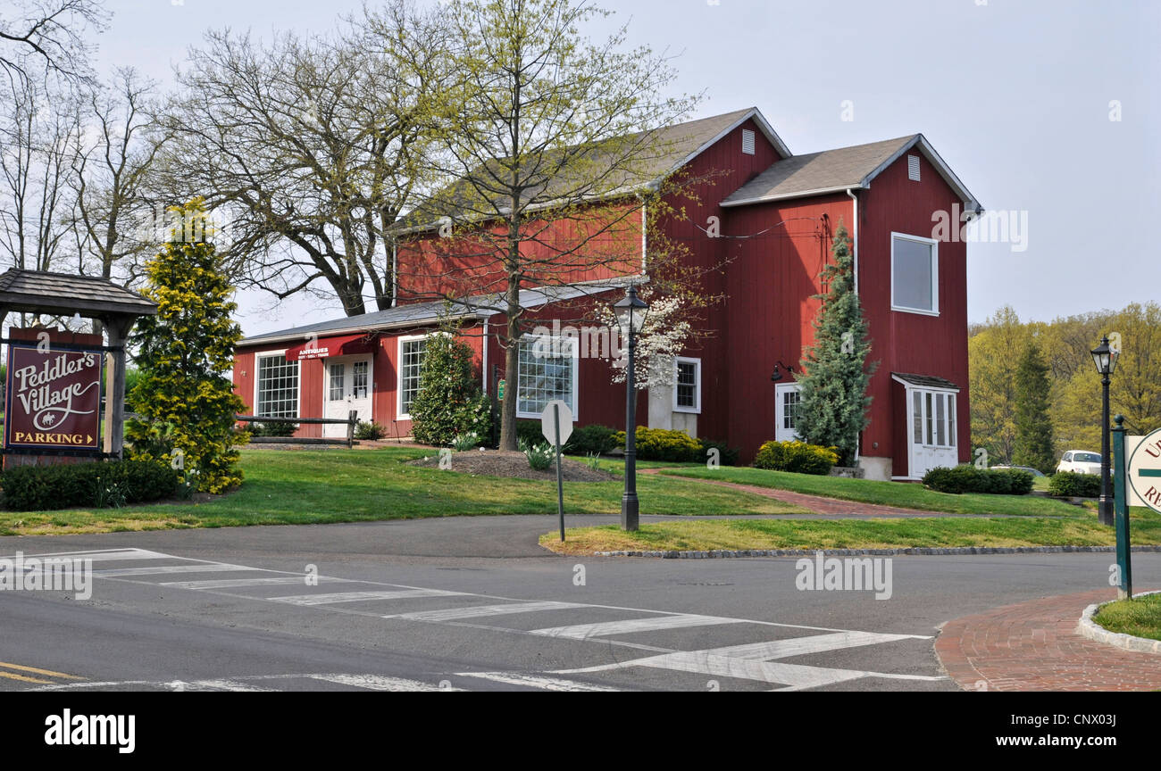 Old red building, Peddler's Village entertainment center, Lahaska ...