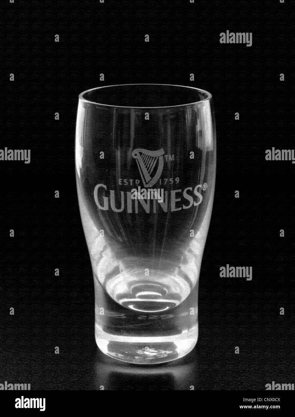 Guinness and glass hi-res stock photography and images - Alamy