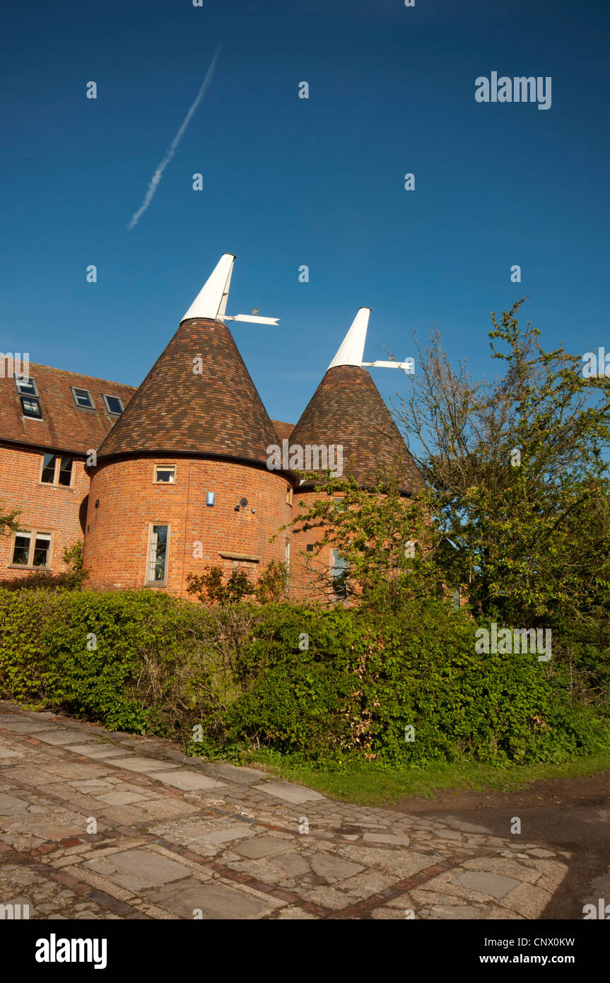 Kentish oast house kent countryside england UK Stock Photo - Alamy