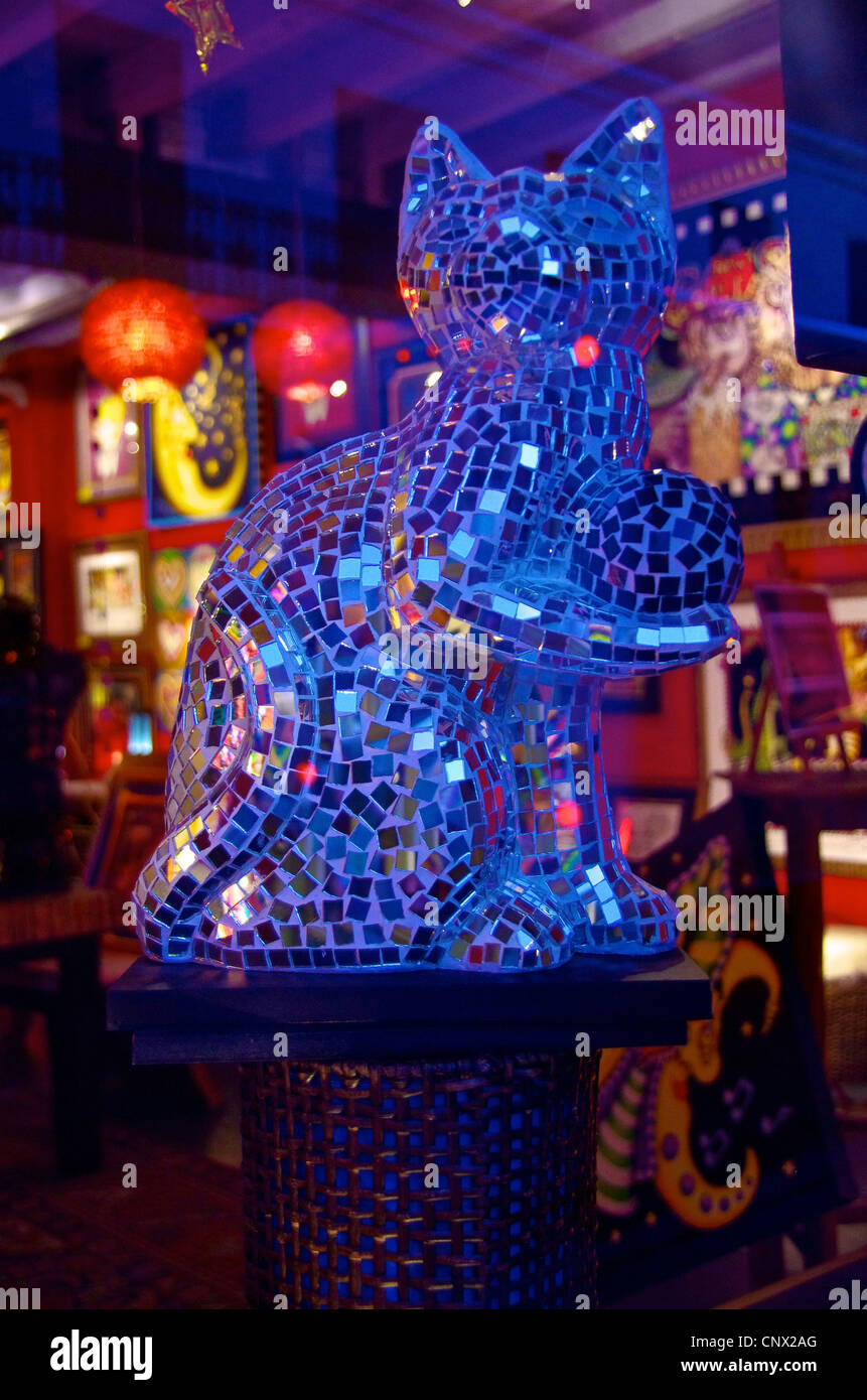 Glass cat hi-res stock photography and images - Alamy