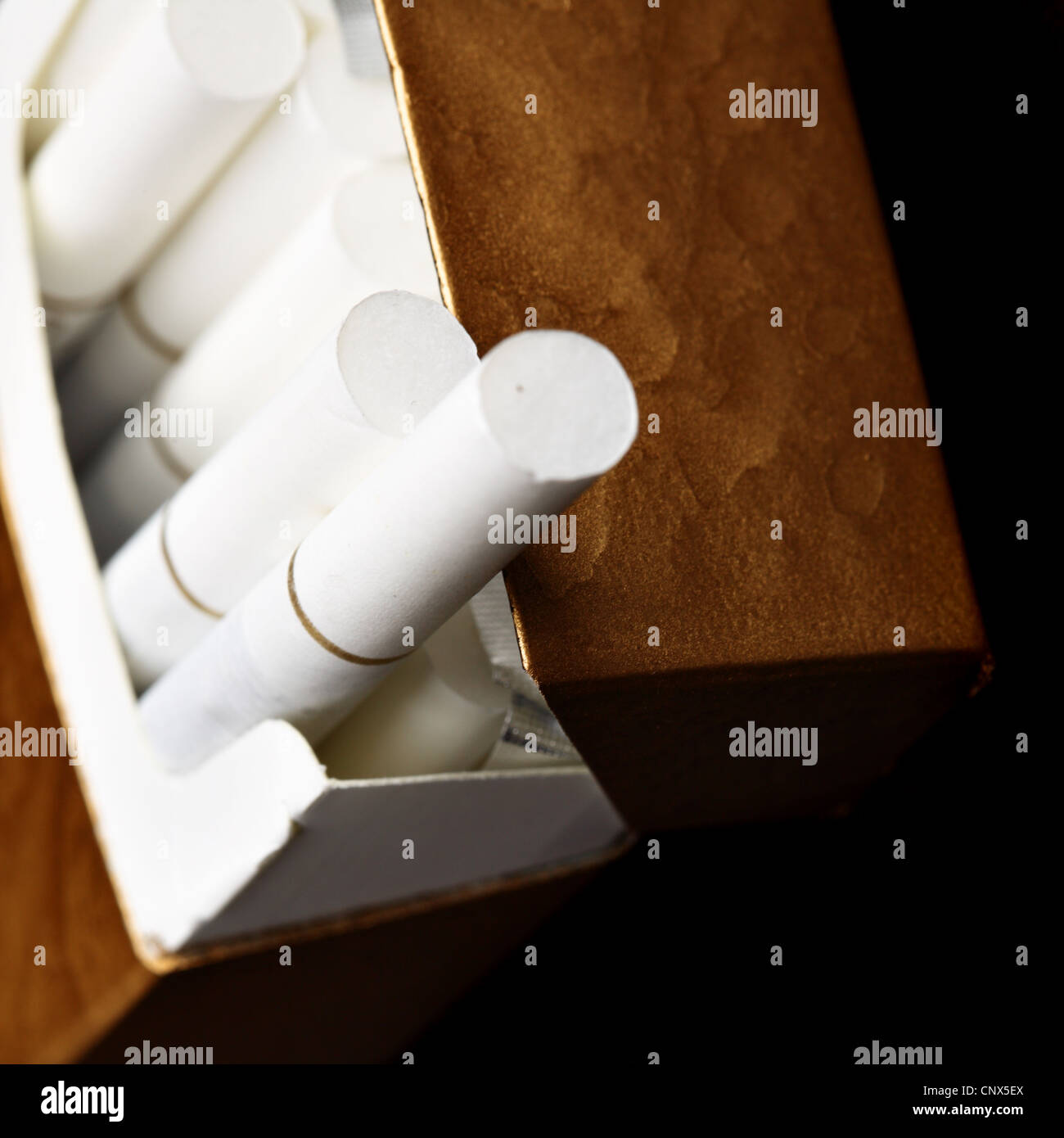 Open cigarette pack hi-res stock photography and images - Alamy