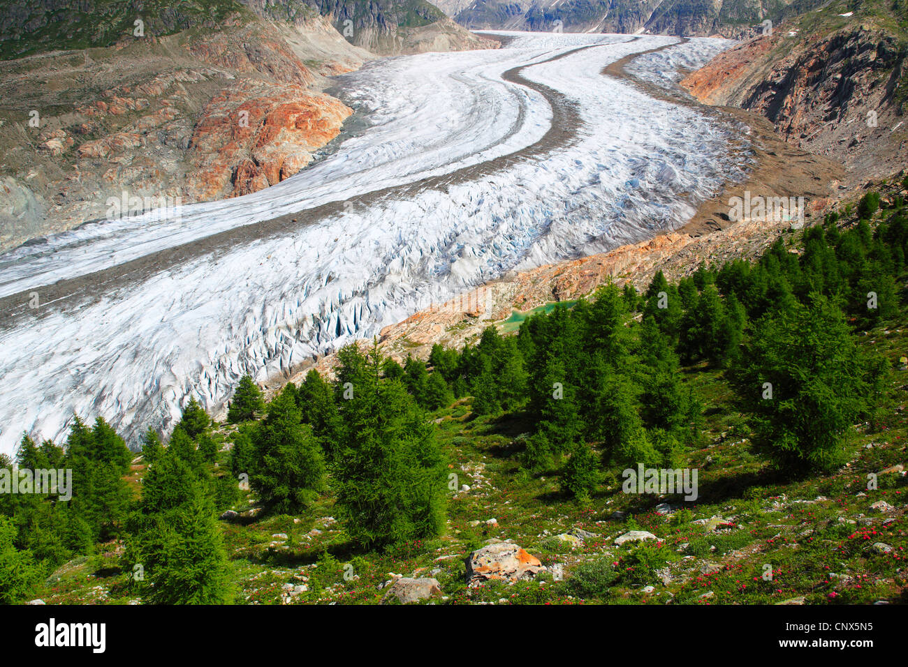 Glaciers on mountain tops hi-res stock photography and images - Alamy