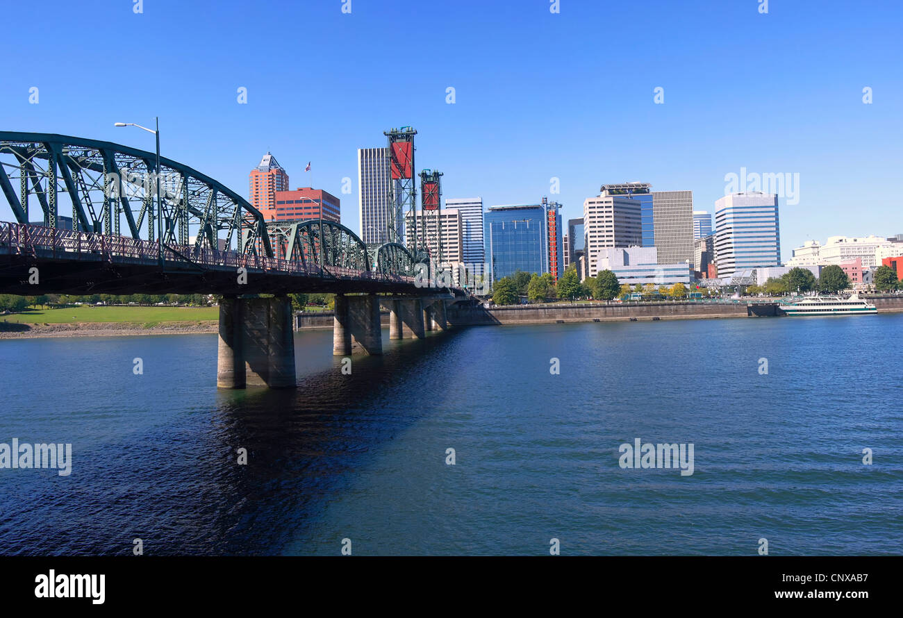 Perspective of a bridge Stock Photo - Alamy
