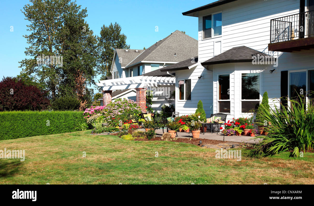 Backyard living space & nature Stock Photo - Alamy