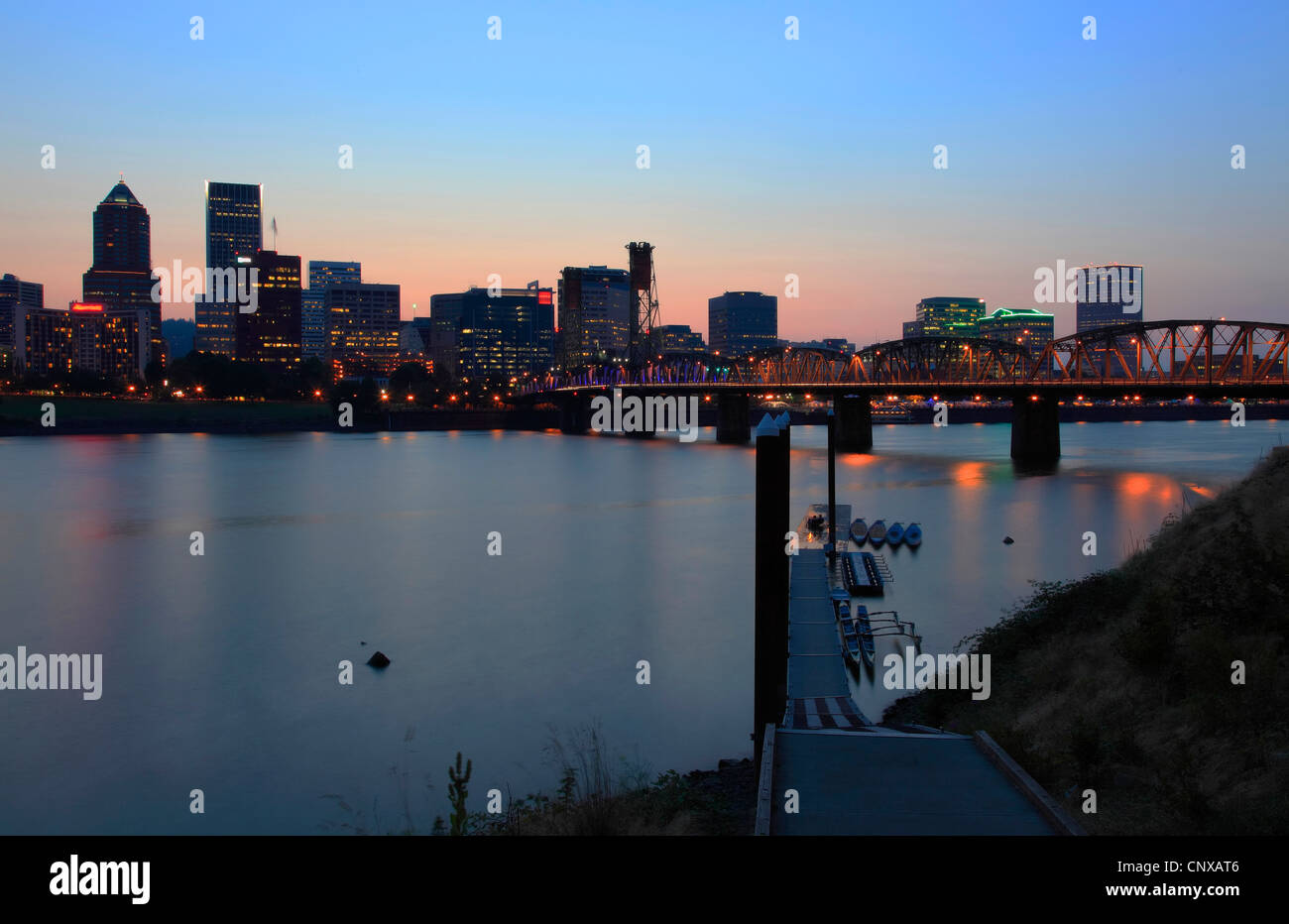 Portland skyline silhouette hi-res stock photography and images - Alamy