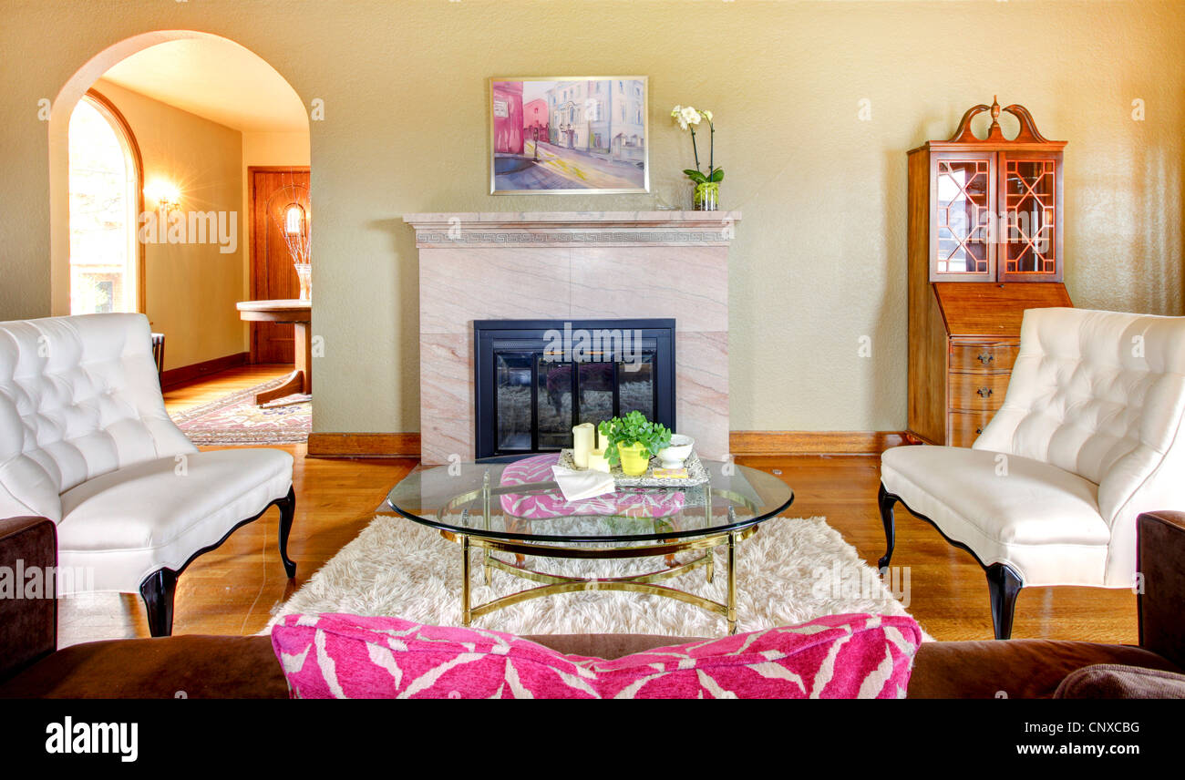 Pink fireplace hi-res stock photography and images - Alamy