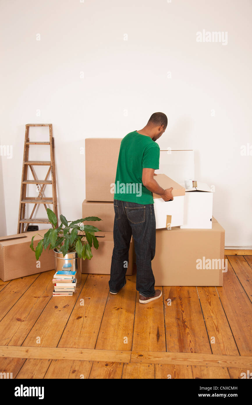 Lifting ladder hi-res stock photography and images - Alamy